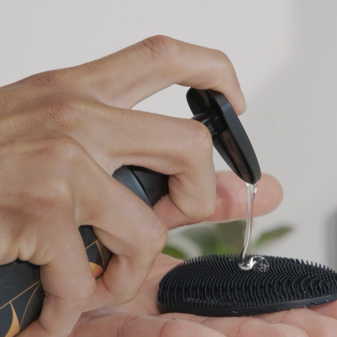 Men's Manual Face Scrubber | The Face Buffer | MANSCAPED US