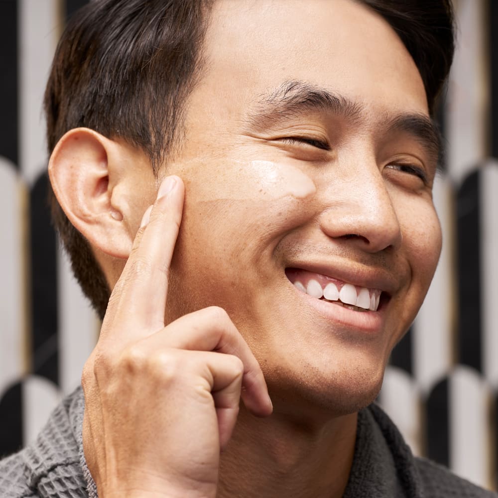 Men's Vitamin C & Brightening Serum | MANSCAPED US